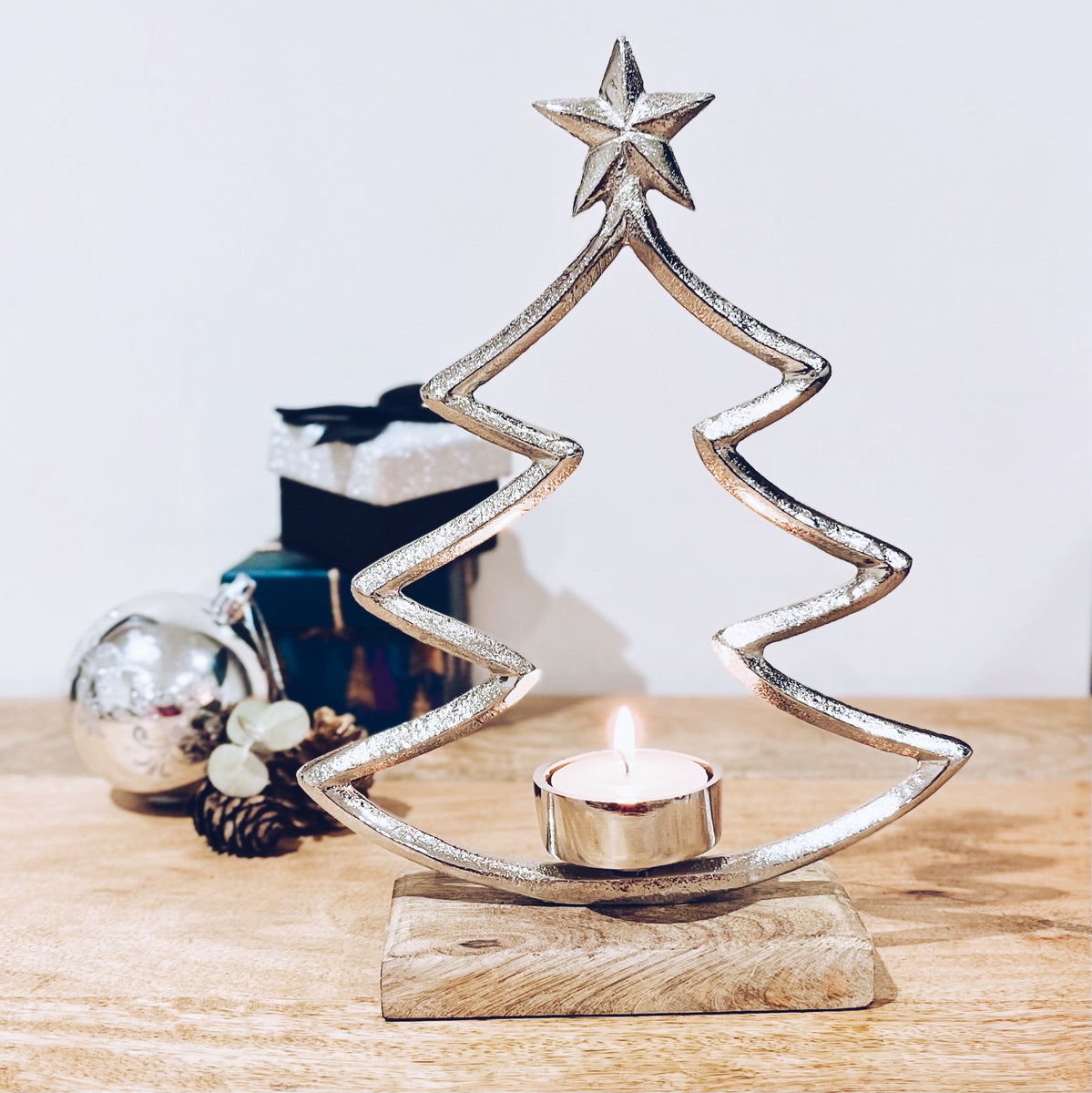 Metal Christmas Tree tea light Decoration – Atelier 38